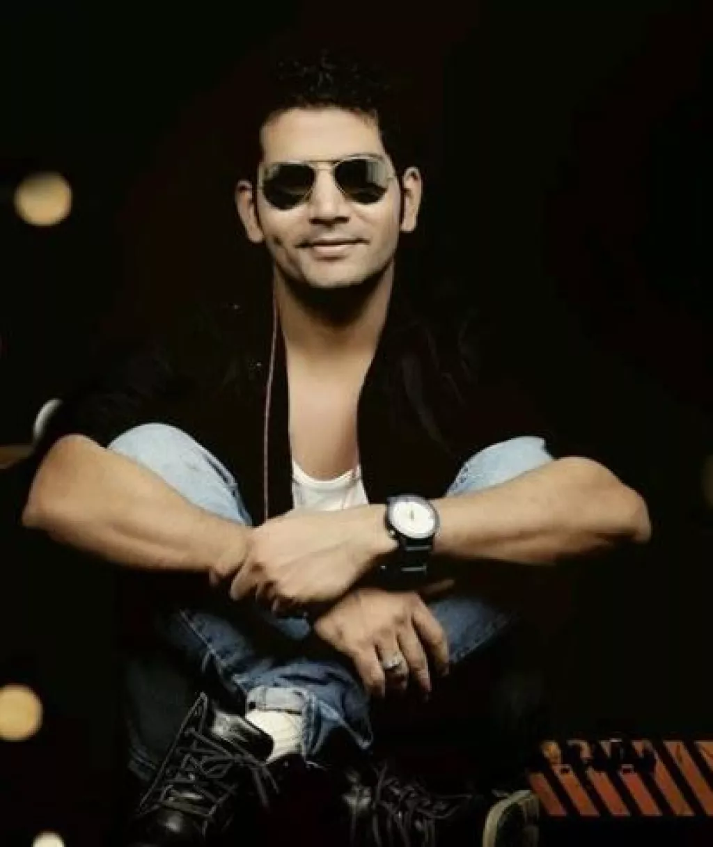 'Bigg Boss 2 Winner' Ashutosh Kaushik Ties The Knot On His Terrace ...