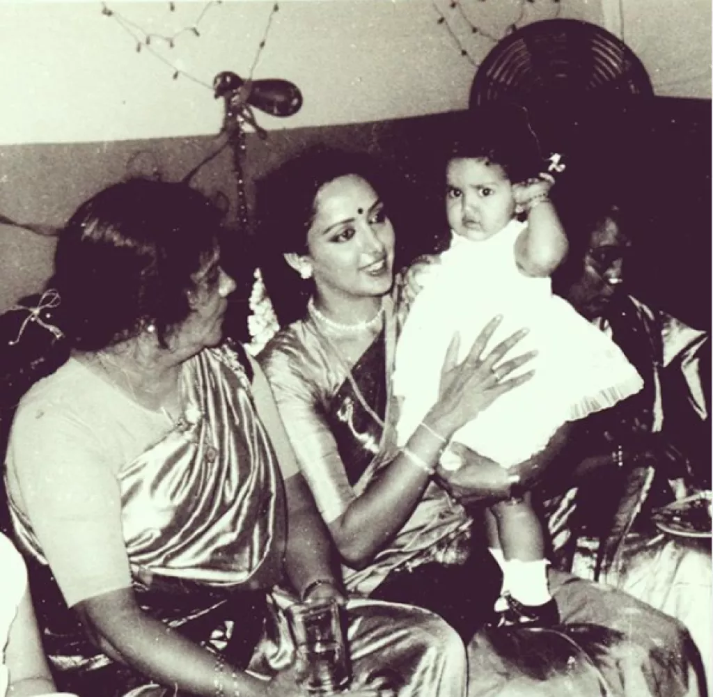 Hema Malini Shares An Emotional Post Remembering Late Mother, Jaya On ...