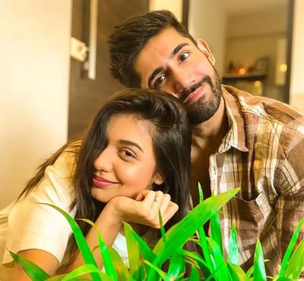 Varun Sood Is In Love With His Girlfriend, Divya Agarwal's Bridal Look ...