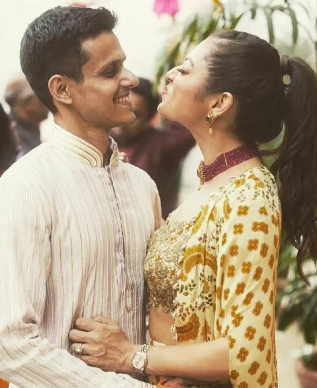 Drashti Dhami Posts A Photo With Hubby, Neeraj Khemka, Reveals One ...