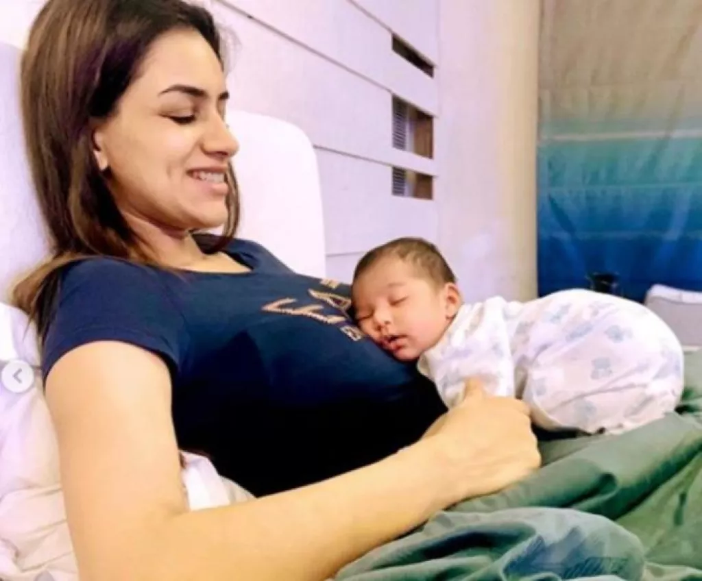 Smriti Khanna Shares A Mesmerising Picture With Her Baby, Anayka