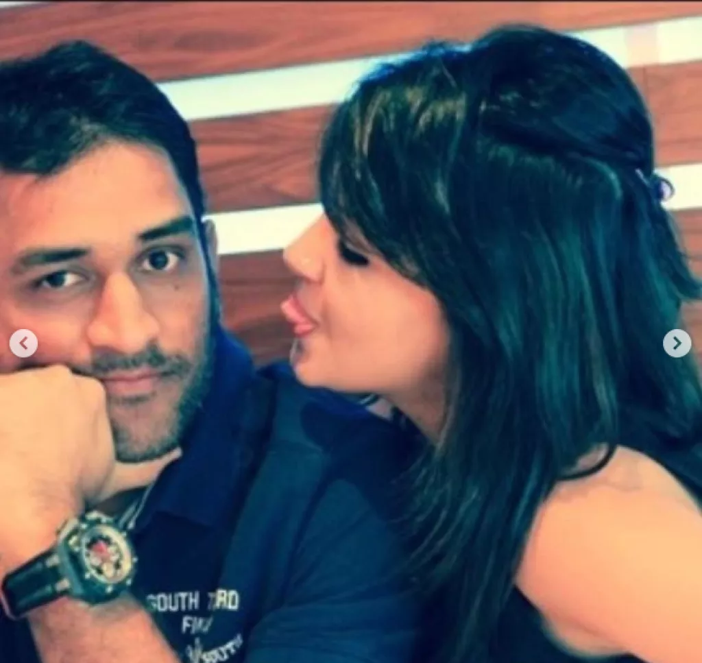 Sakshi Dhoni Shares Adorable Pictures Of Ziva Holding A Newborn Baby ...