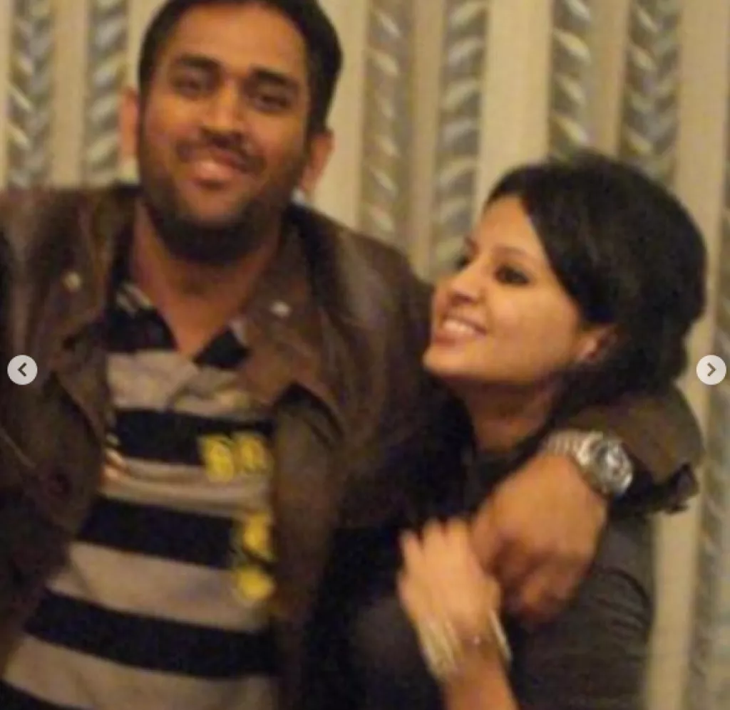 Sakshi Dhoni Shares Adorable Pictures Of Ziva Holding A Newborn Baby ...