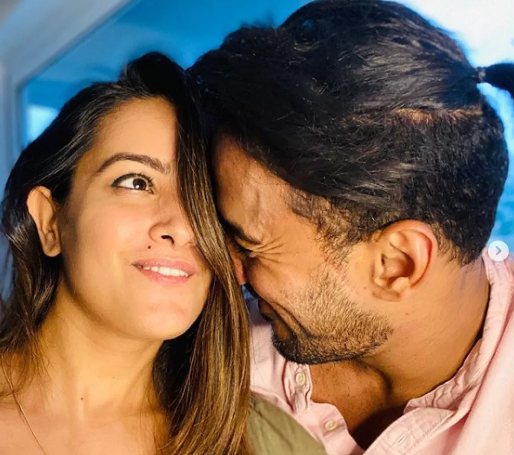 Rohit Reddy and Anita Hassanandani give glimpses of their PDA moments