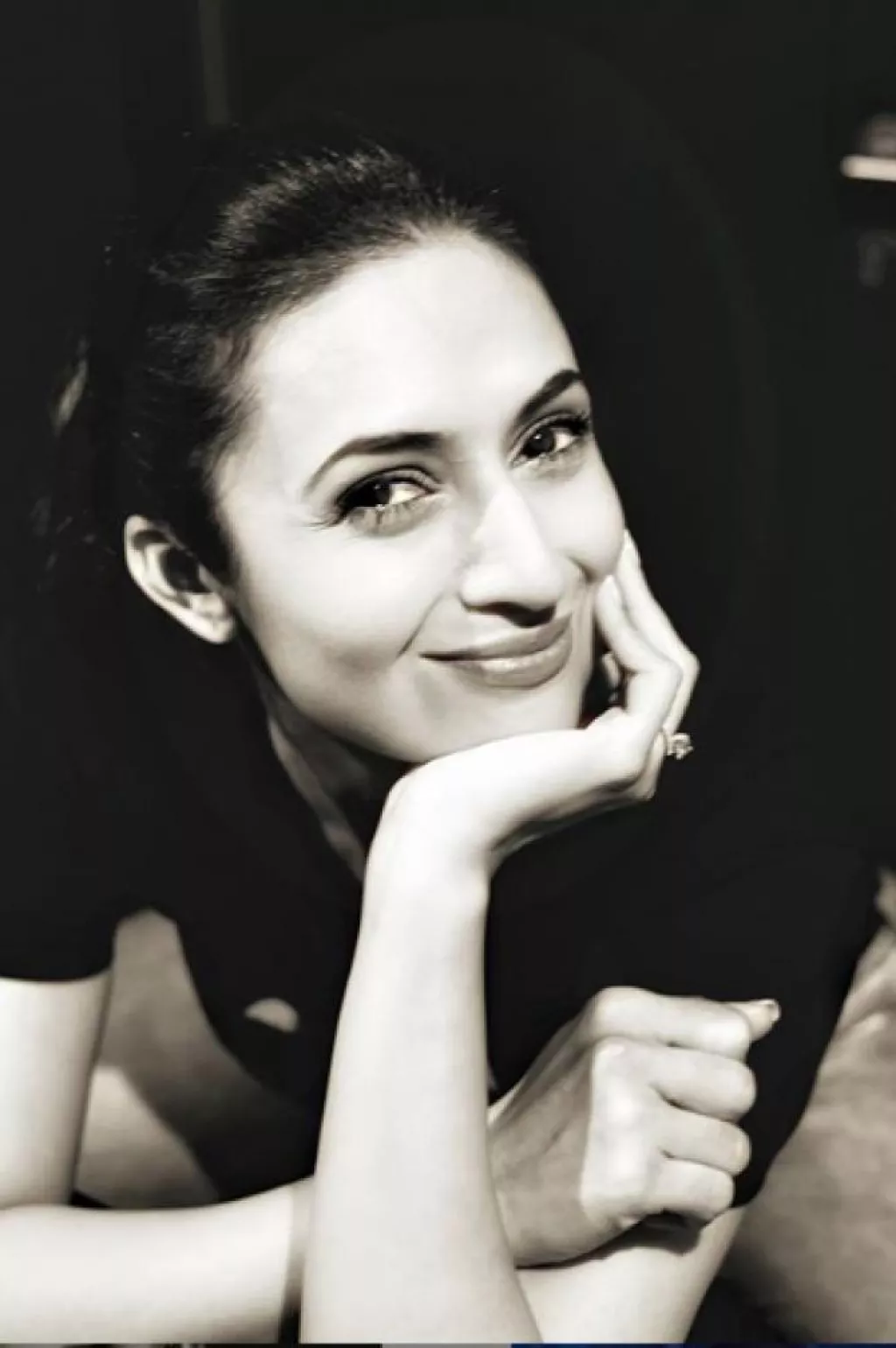 Divyanka Tripathi Dahiya shares and unseen picture from her wedding