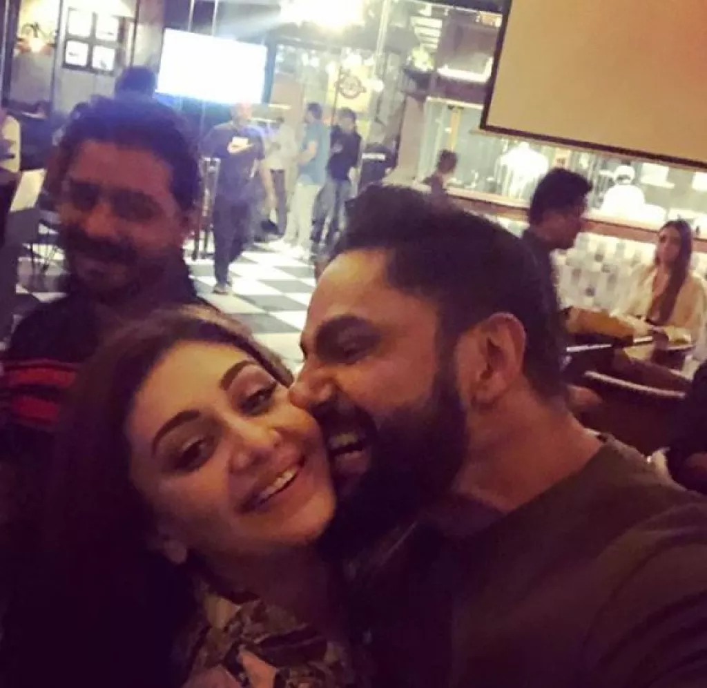 Shefali Jariwala Shares Cute Pictures With Husband, Parag Tyagi As They ...