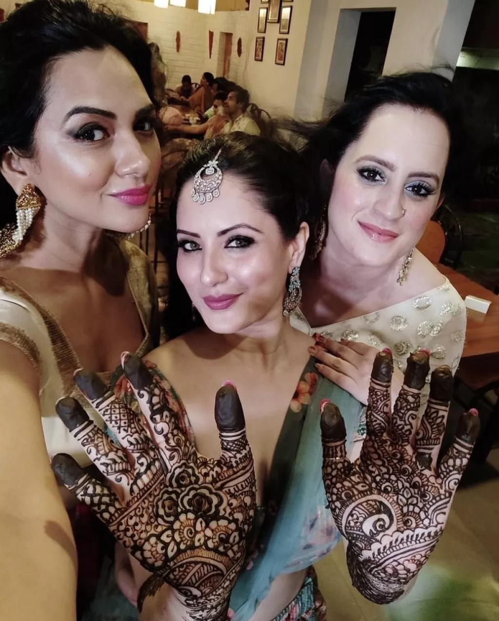 Puja Banerjee Enters The 'Mandap' In A 'Palki', Kunal Verma Rides The ...