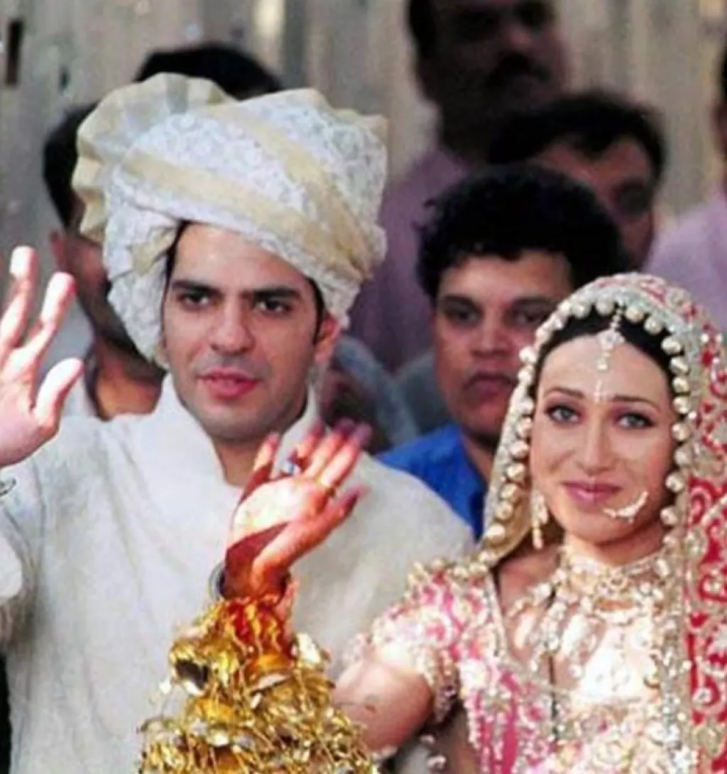 Emotional Karisma Kapoor Consoles Her Son, Kiaan As He Breaks Down At Father, Sunjay Kapur's Funeral