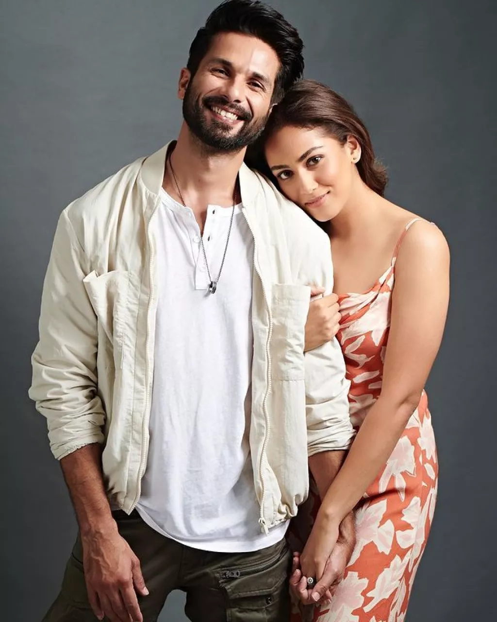 Mira Kapoor Gives Husband, Shahid Kapoor A Peck Of Love As They ...