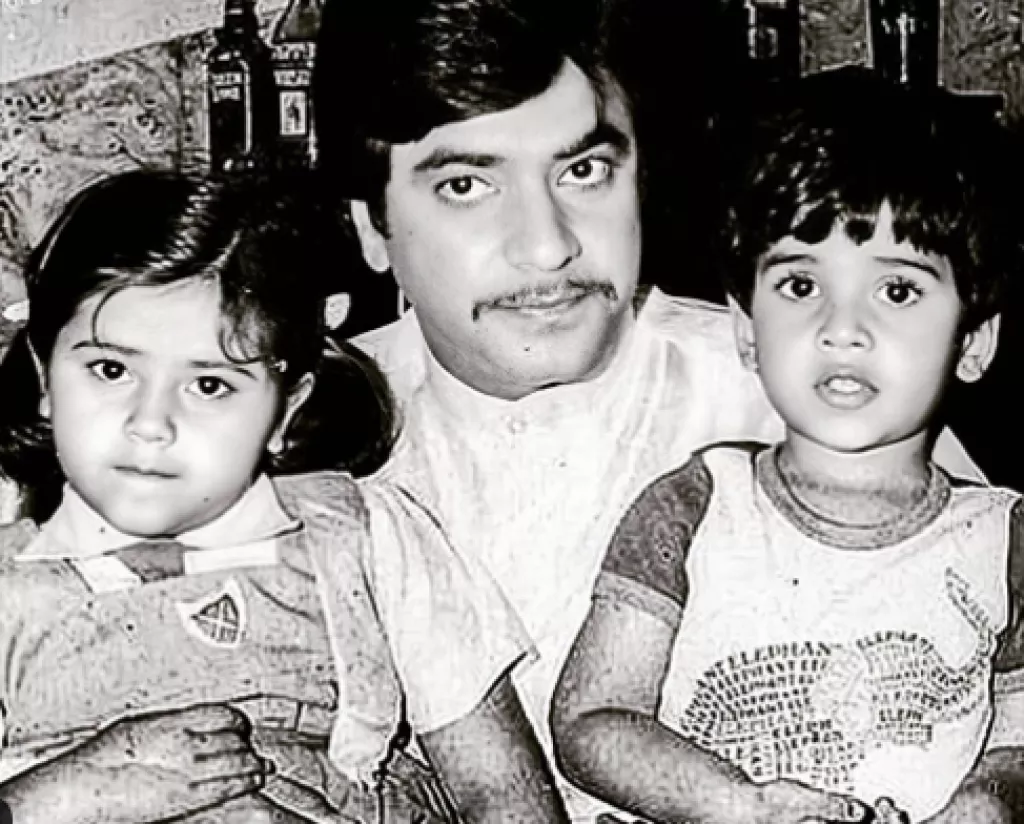 Tusshar Kapoor Shares Glimpses Of Jeetendra's 79th Birthday ...