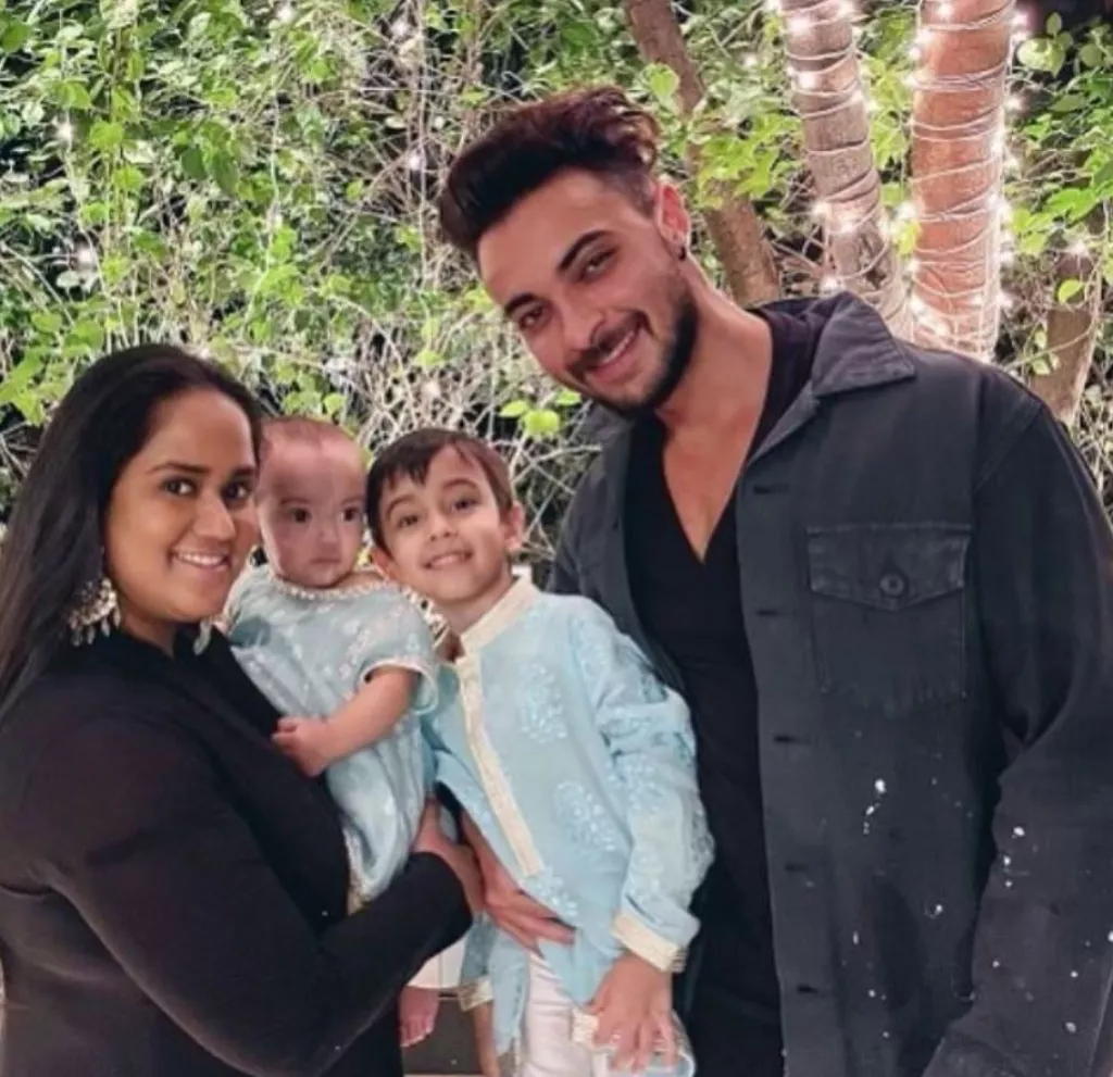 Arpita Khan Sharma Surprises Her 'Valentine', Aayush Sharma With A ...
