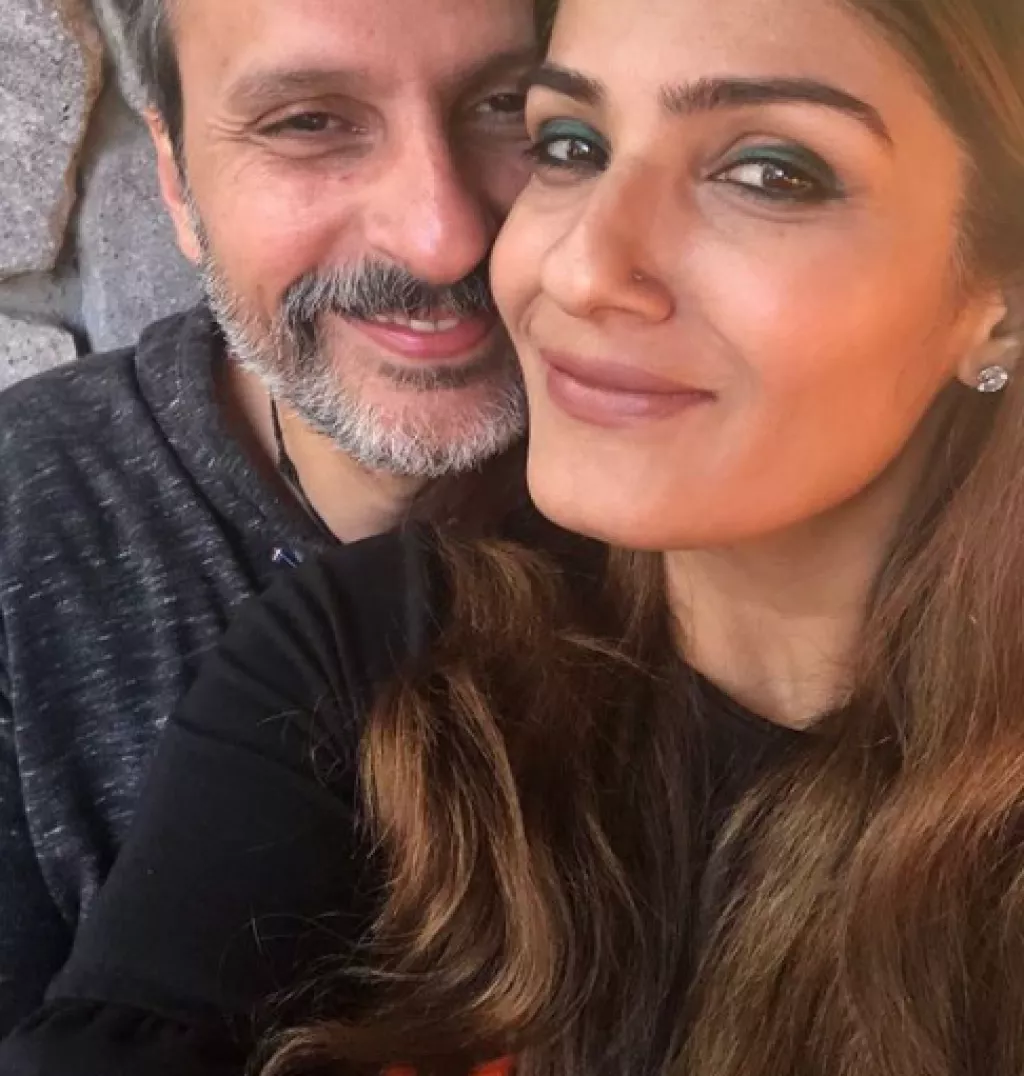When Raveena Tandon Threw Juice Glass On Hubby Anil Thadani's Ex-Wife ...