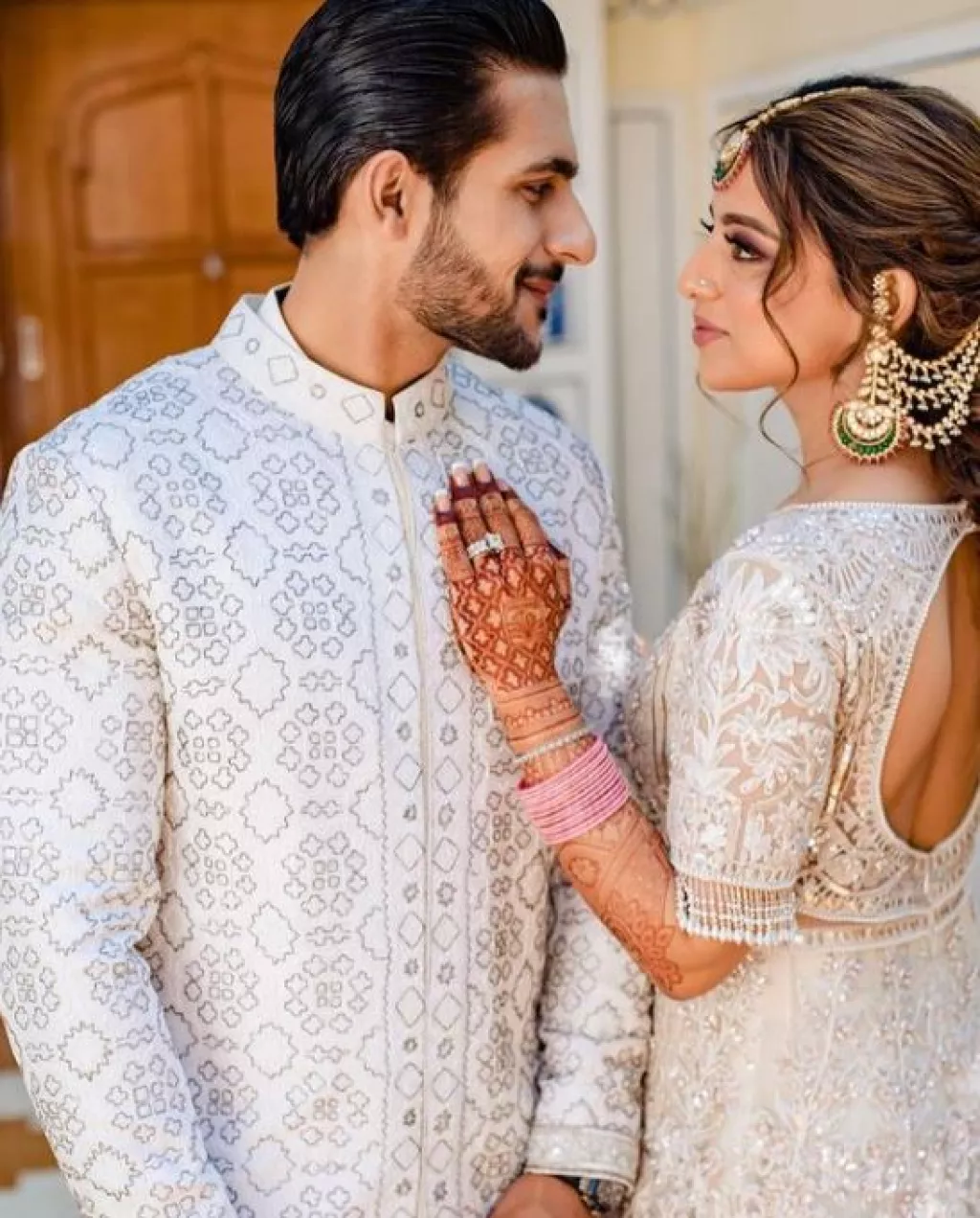 Meet This Surgeon Bride, Whose Wedding Attires Were A Fest of Colours ...