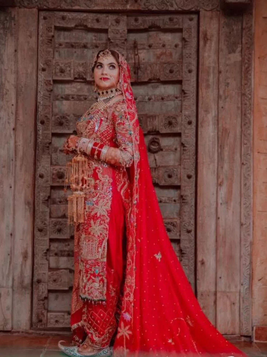 Punjabi Bride's Wedding Suit Has 'Garden Of Eden' And Mehendi Dress Has ...