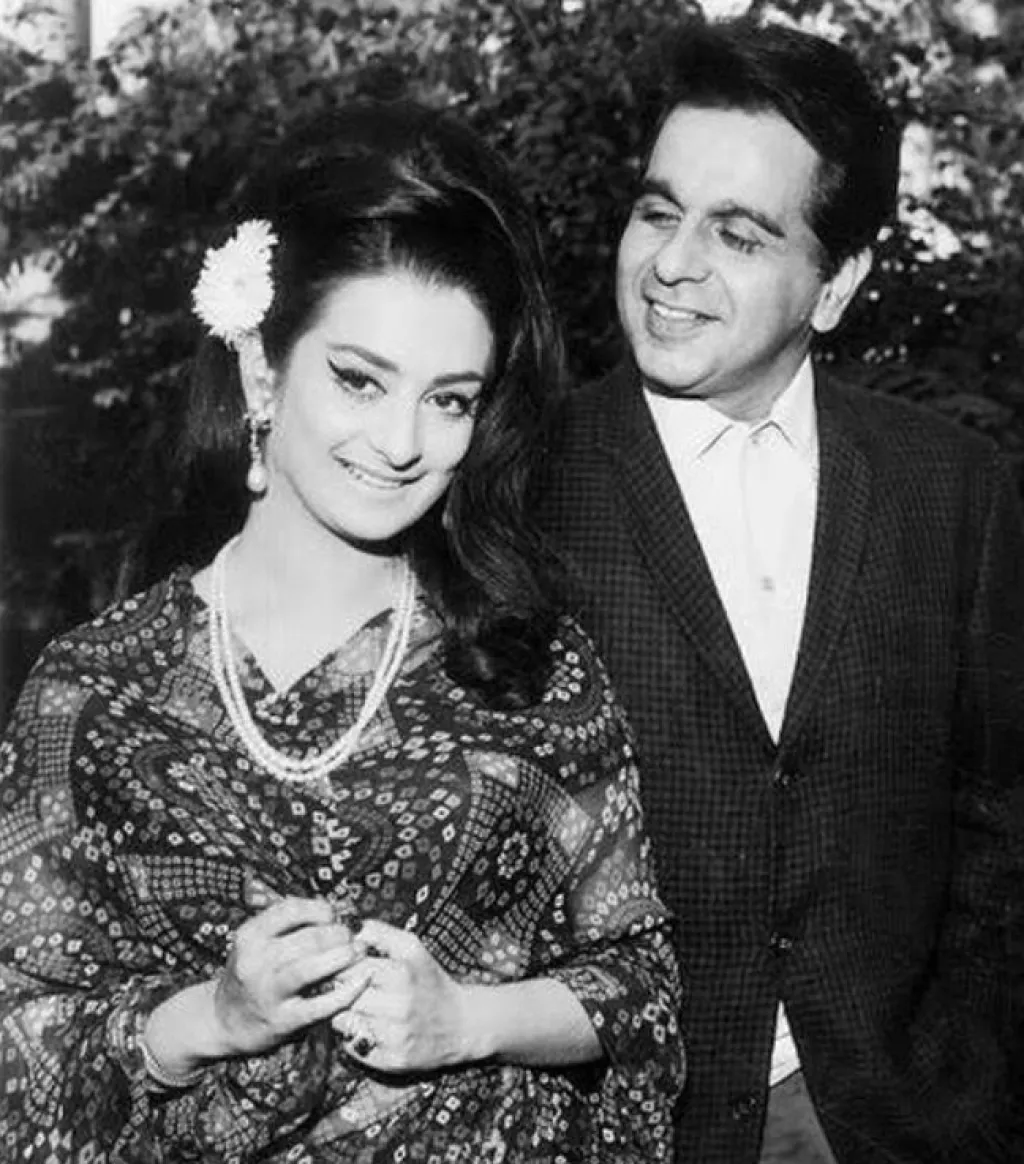 Dilip Kumar And Saira Banu's Love Story, Age Gap Of 22 Years, 54 Years ...