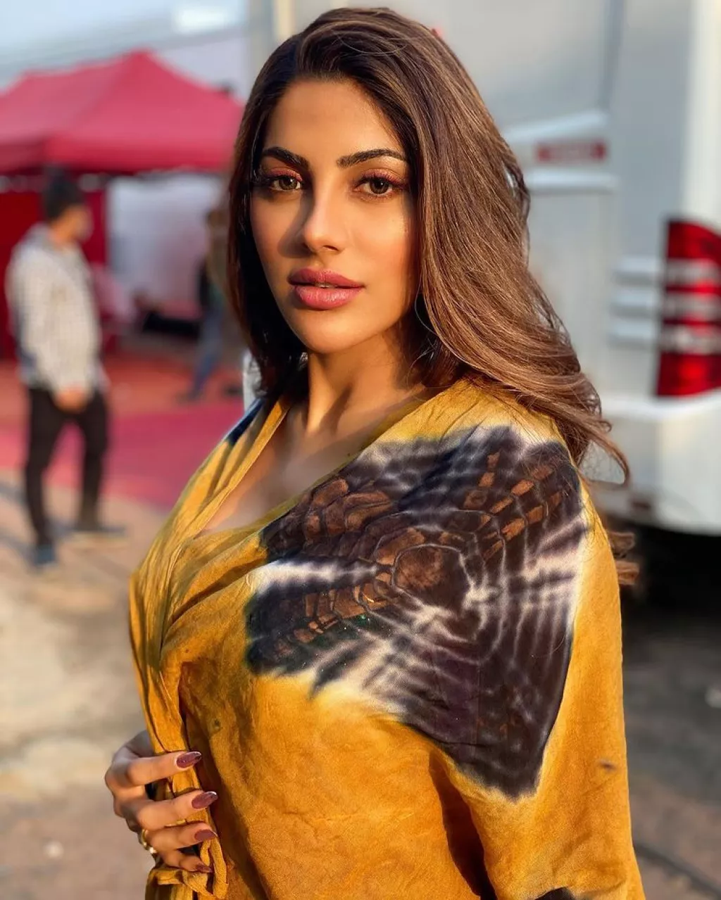 Nikki Tamboli Looks Stunning As She Flaunts Her Trendy Gucci Bag, It's ...