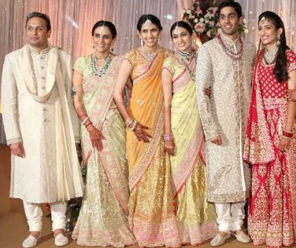 Shloka Mehta's Sister, Diya And Ayush's Wedding, Mehta Sisters Twinned ...