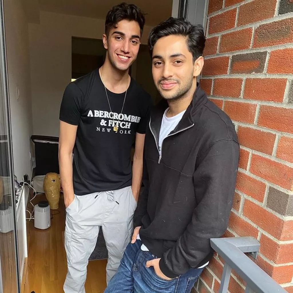 Big B's Grandson, Agastya Nanda Makes A Comeback On Instagram, Deletes ...