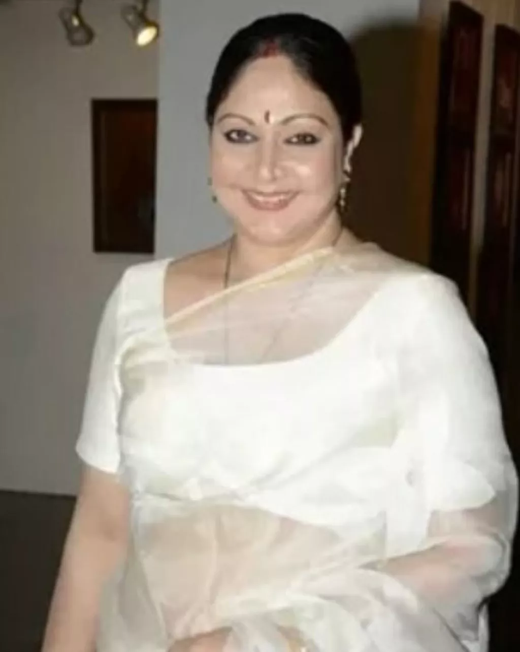 Rati Agnihotri's 30 Yrs Of Abusive Marriage To Anil Virwani Proves It's ...
