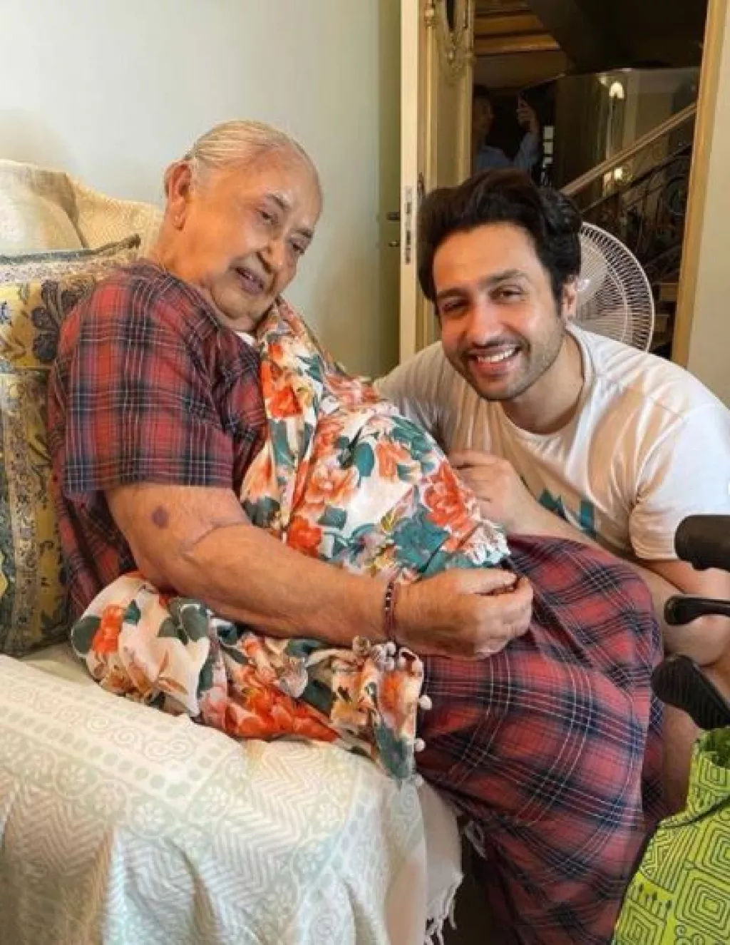 Shekhar Suman Feels Orphaned After Mom's Demise, His Son, Adhyayan ...