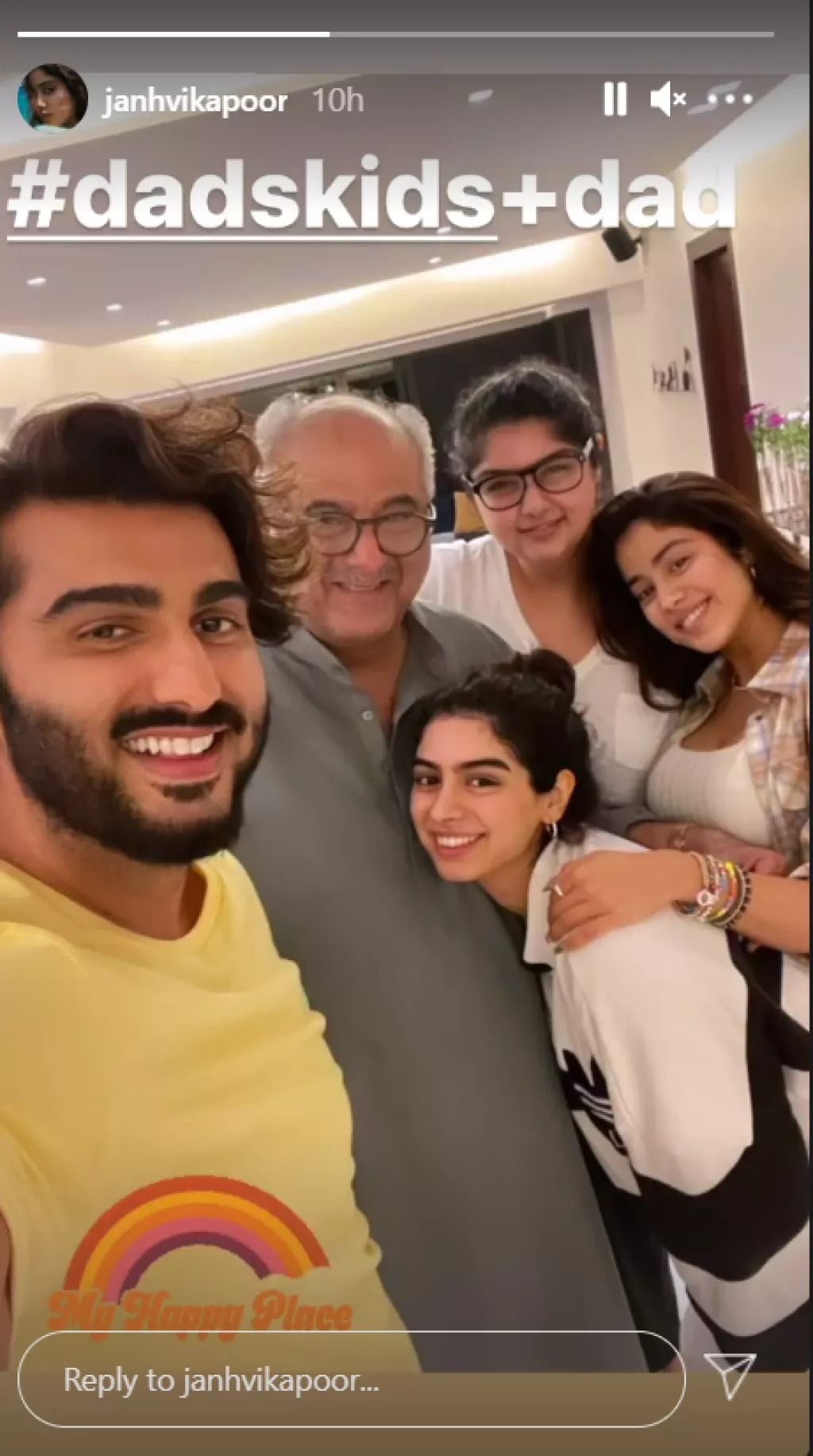 Boney Kapoor Enjoys His Get Together With His Children On The Occasion ...