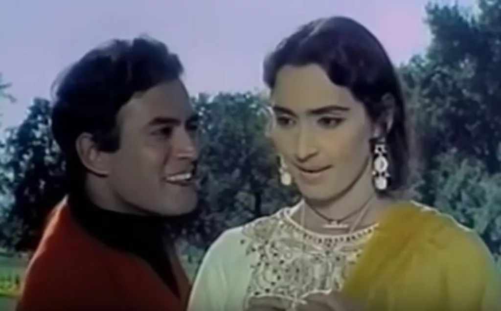 When Nutan Slapped Sanjeev Kumar On The Sets Of Their Film 'Devi' For ...
