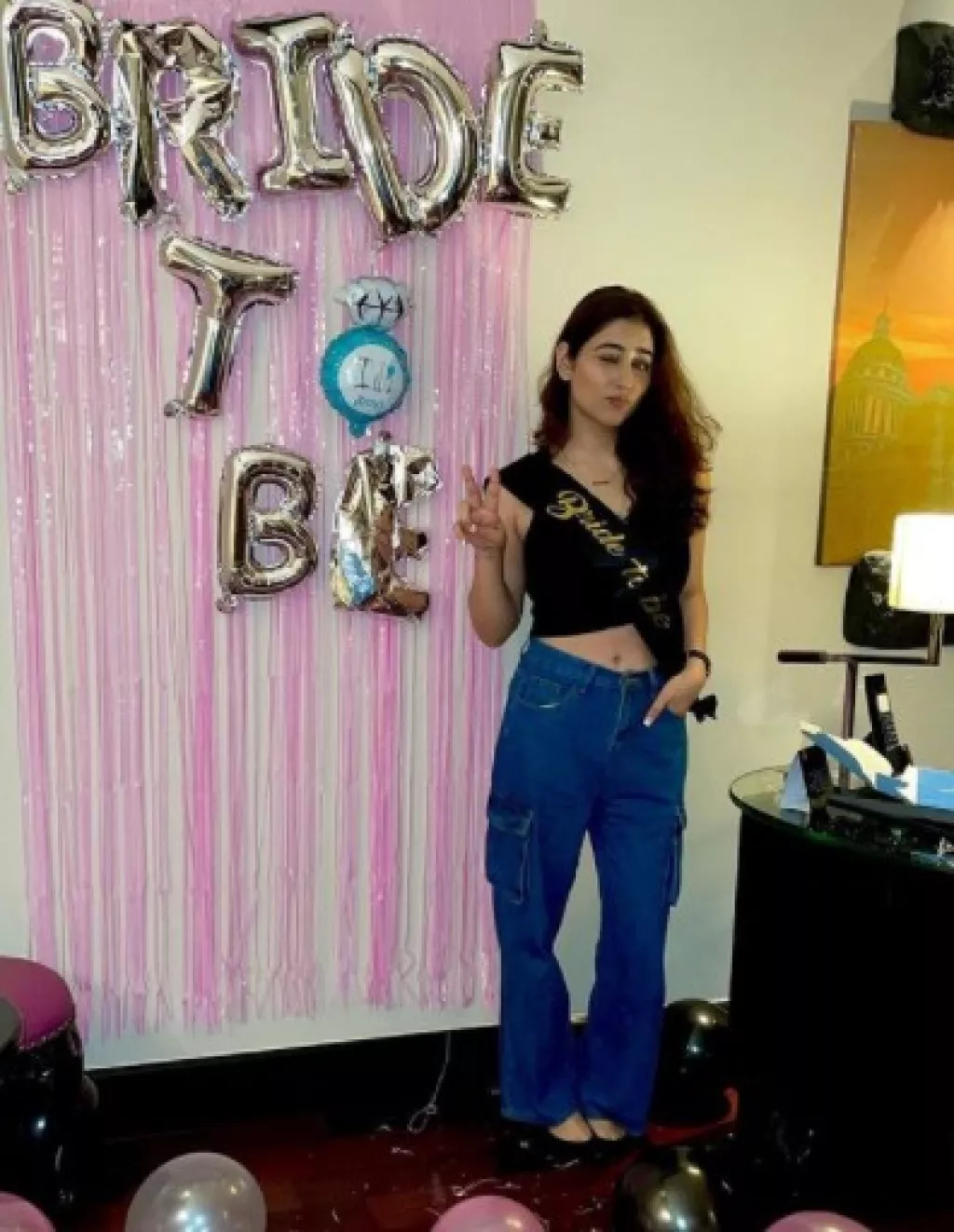 Disha Parmar Wore A Dazzling Silver-Toned Saree For Reception, Flaunts ...