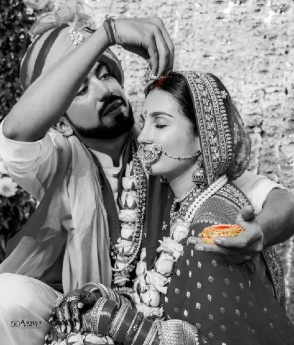 Shiny Doshi's First Look After Marriage, Actress Flaunts Her 'Chooda ...