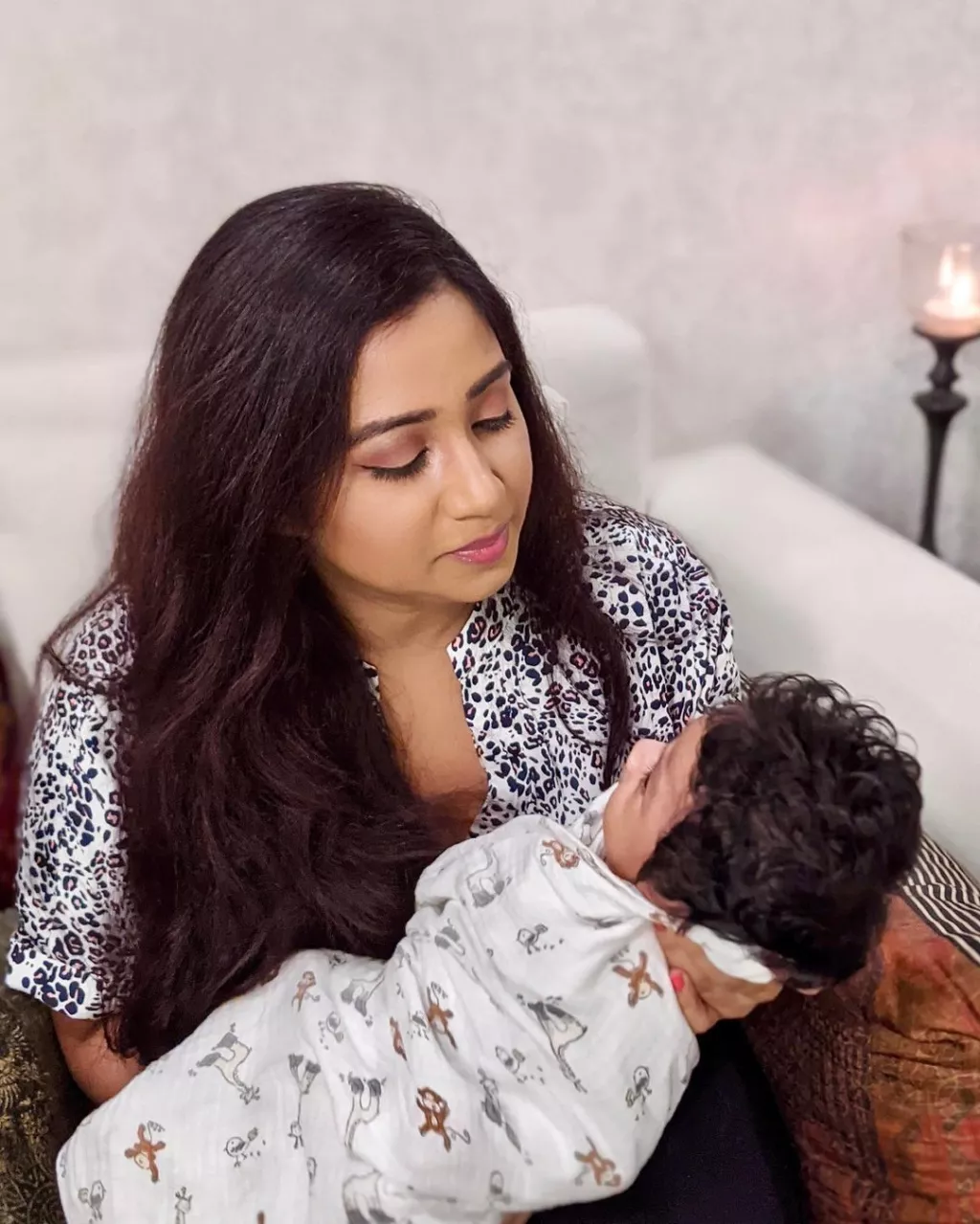 Shreya Ghoshal Shares An Adorable Picture With Her Baby Boy That ...