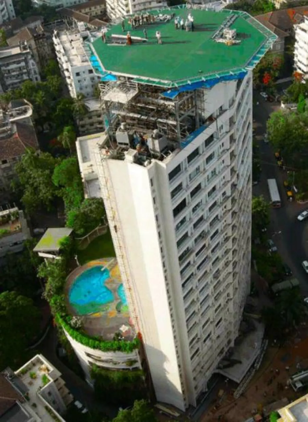 Before 27-Storey Antilia, Mukesh And Nita Ambani Used To Live In 'Sea ...