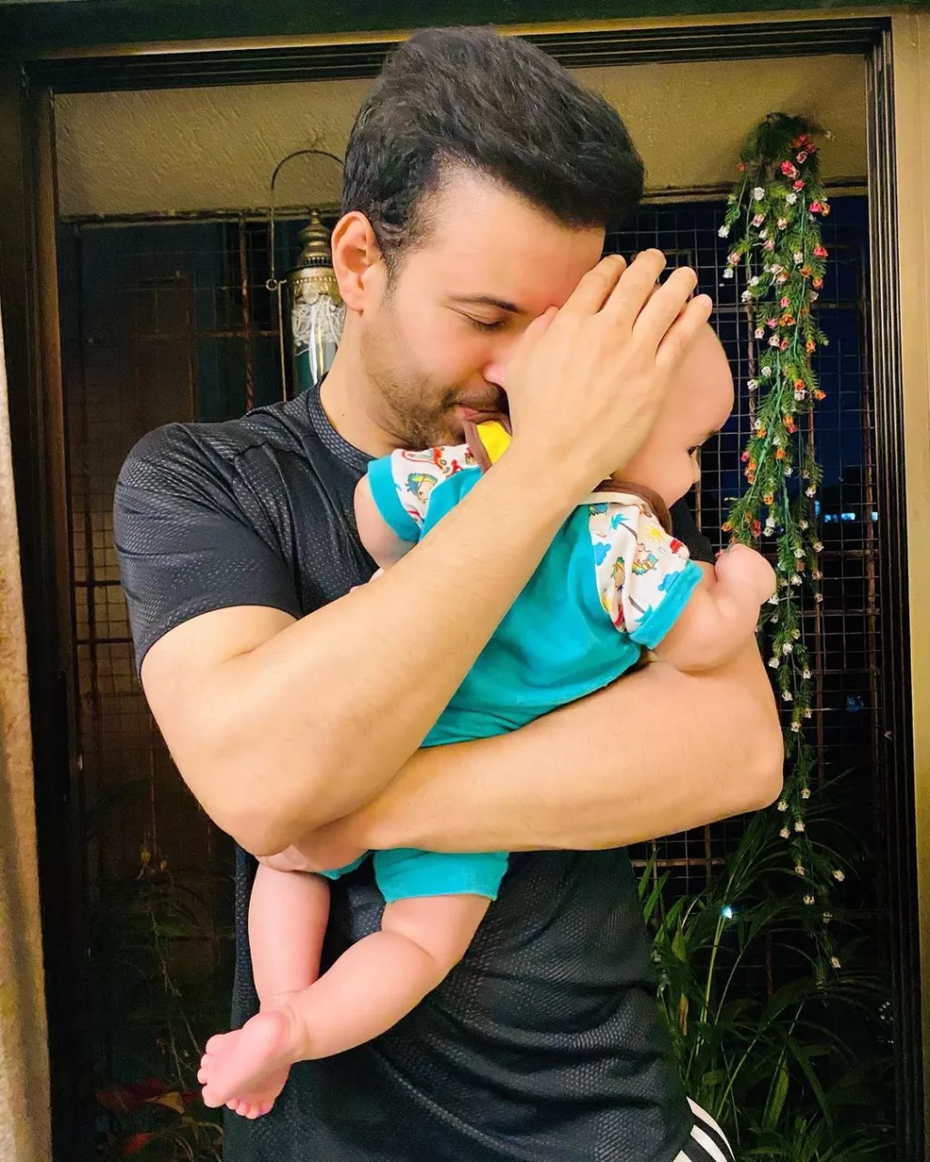 Sanjeeda Sheikh Shares First Ever Picture With Her Daughter, Ayra Ali ...