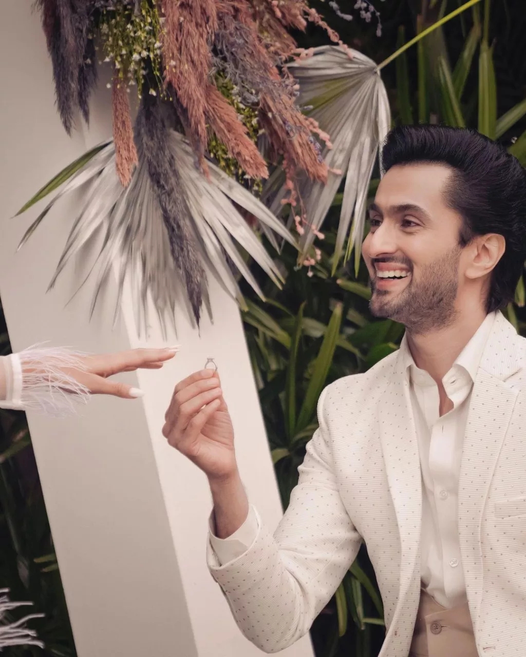 'Ishbaaaz' Fame, Subha Rajput Shares Her Engagement Picture, Flaunts ...