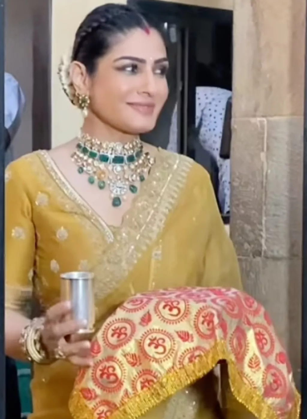 Shilpa Shetty And Natasha Dalal Arrive At Sunita Kapoor's Home For Karwa Chauth Puja