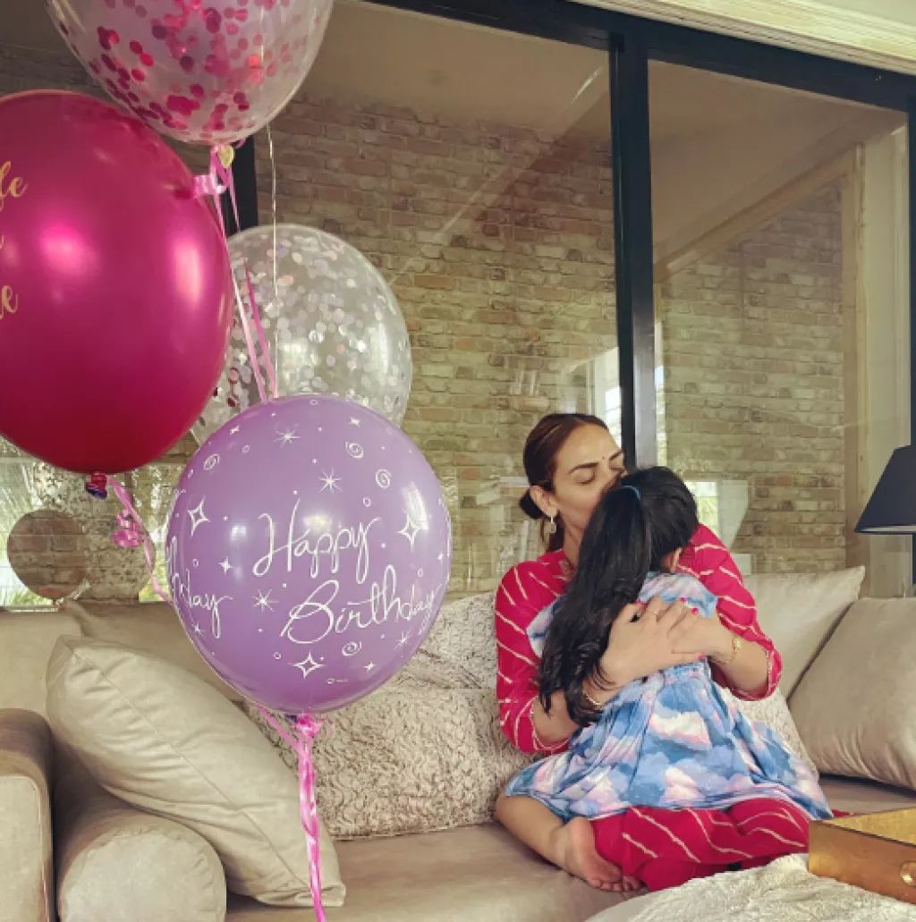 Esha Deol Shares A Rare Picture With Her 'Grown-Up' Daughter, Radhya ...