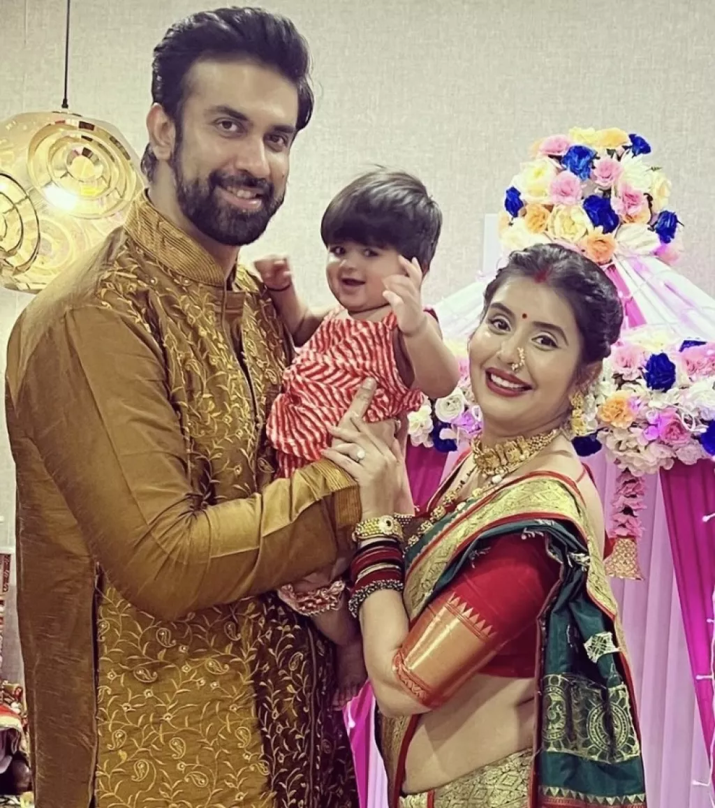 Charu Asopa Celebrates First Dhanteras With 'Nanhi Lakshmi' Ziana Sen ...