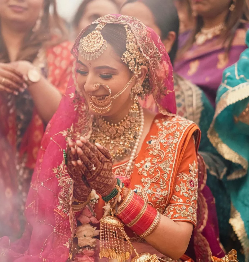 Pahadi Bride Wore Gorgeous Orange And Pink-Hued Lehenga With ...
