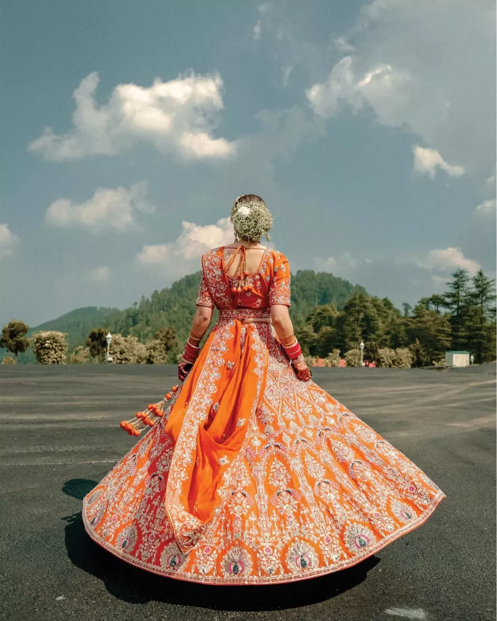 Pahadi Bride Wore Gorgeous Orange And Pink-Hued Lehenga With ...