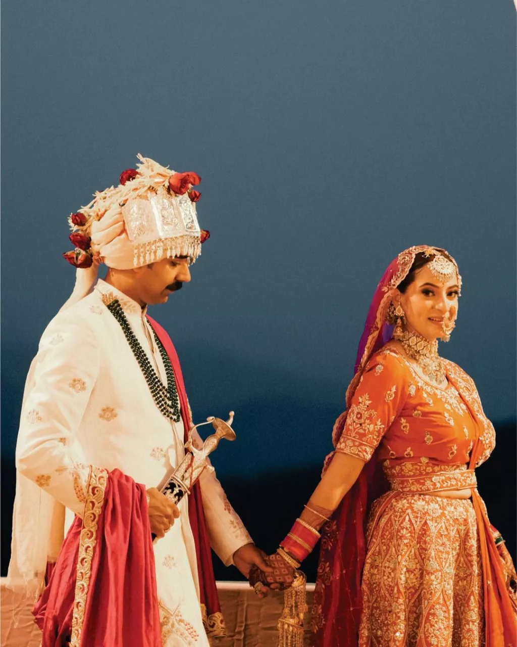 Pahadi Bride Wore Gorgeous Orange And Pink-Hued Lehenga With ...