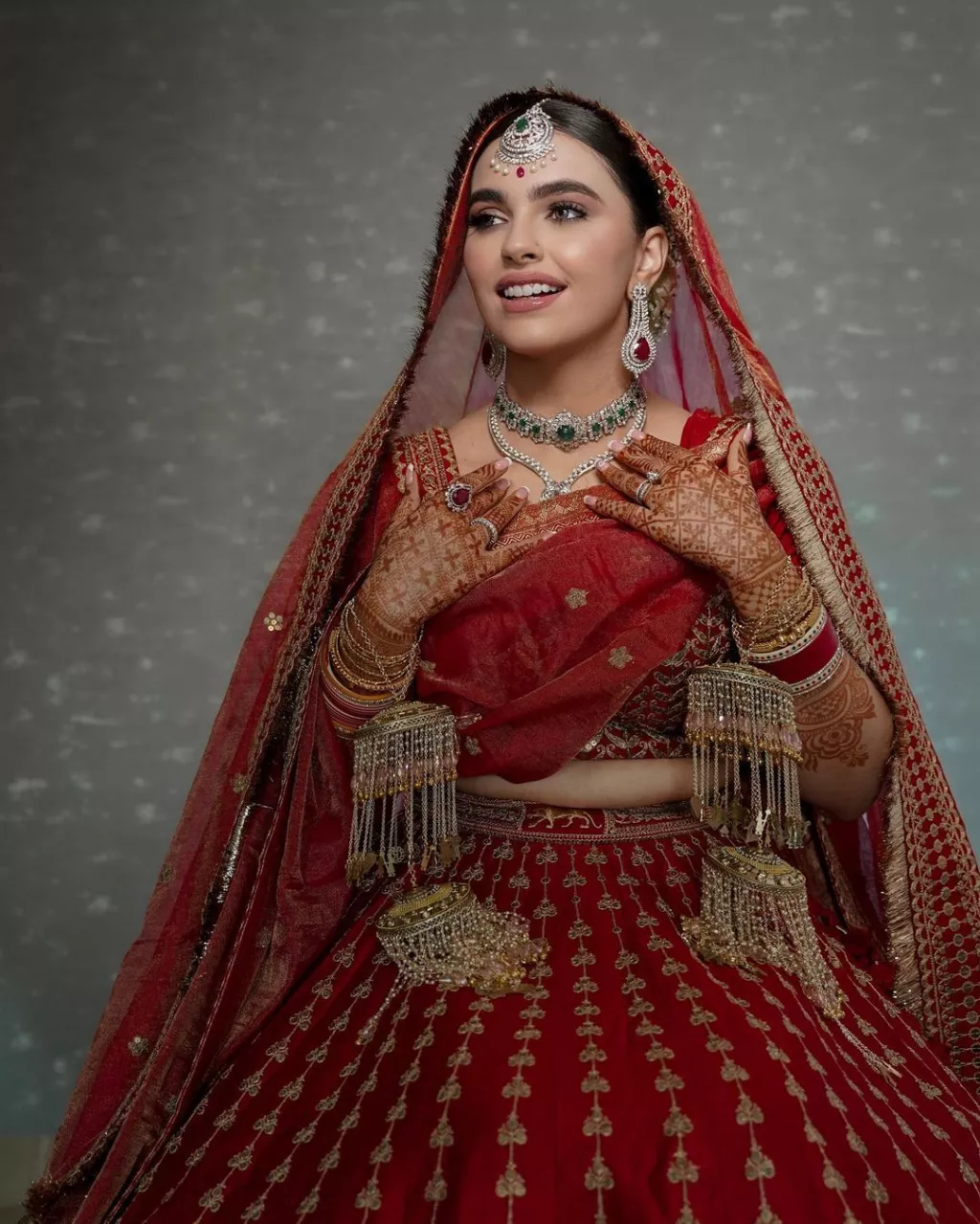 Influencer, Simar Walia Wore Sabyasachi Lehenga For Wedding, Dons Kaleera With 'Baraat' Trinkets