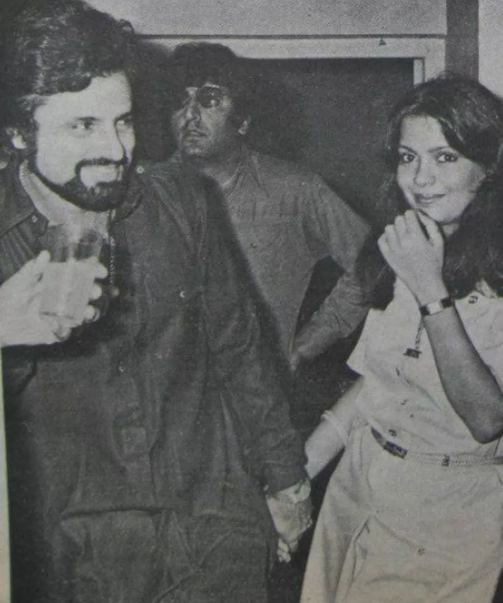 When Zeenat Aman Was Brutally Beaten By Ex-Husband, Sanjay Khan Leaving ...