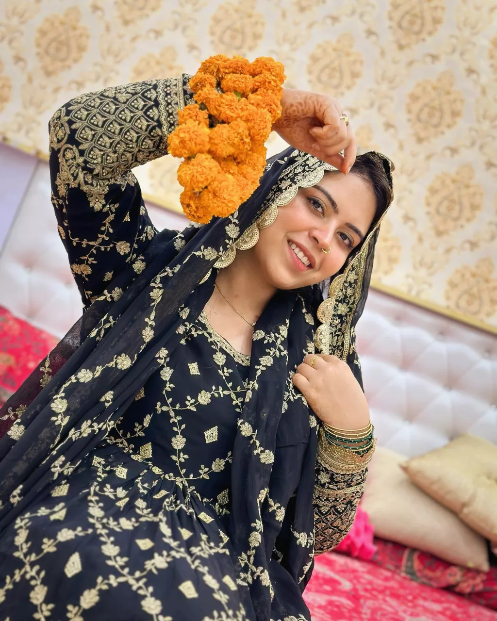 Shoaib Ibrahim's Sister, Saba Clarifies Whether Marks On Her Necks Are ...