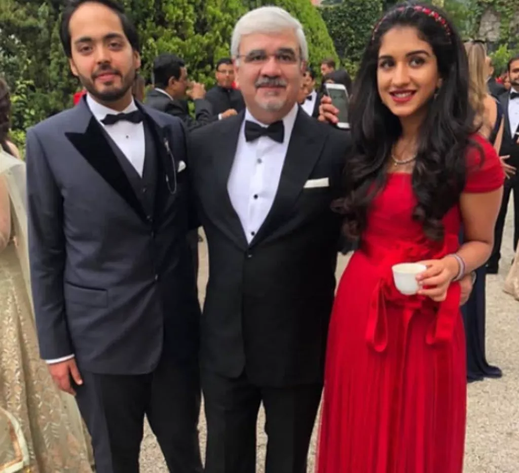 Radhika Merchant's Father, Viren Merchant: Billionaire CEO Of Encore ...