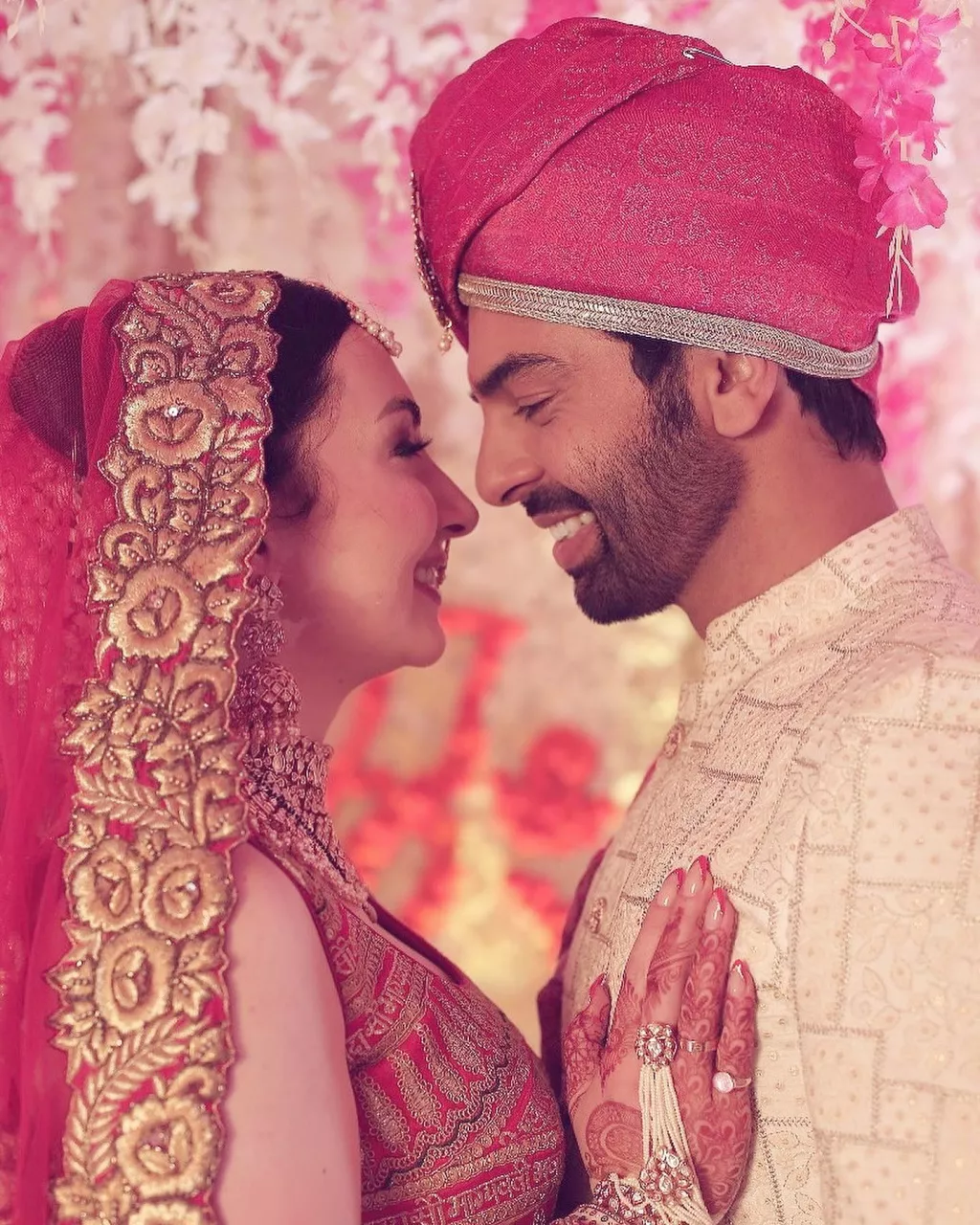 Vipul Roy Confirms His Wedding With Melis, Bride Flaunts 'Saubhagyavati ...
