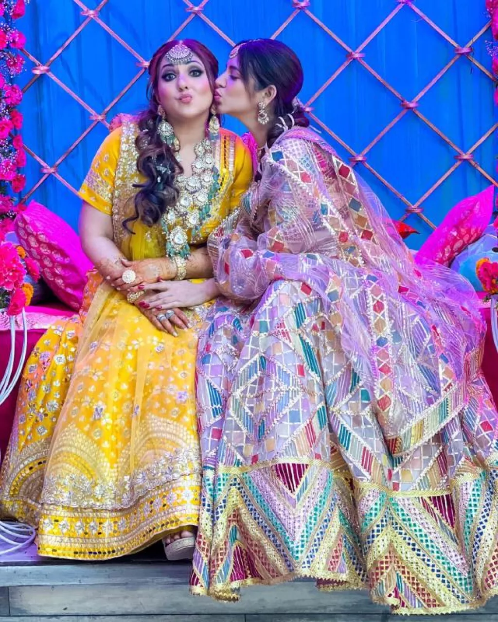 Munisha Khatwani Ties Knot With Her Longtime BF, Sameer Thakur, The Duo Vibes Royalty In Red Attires