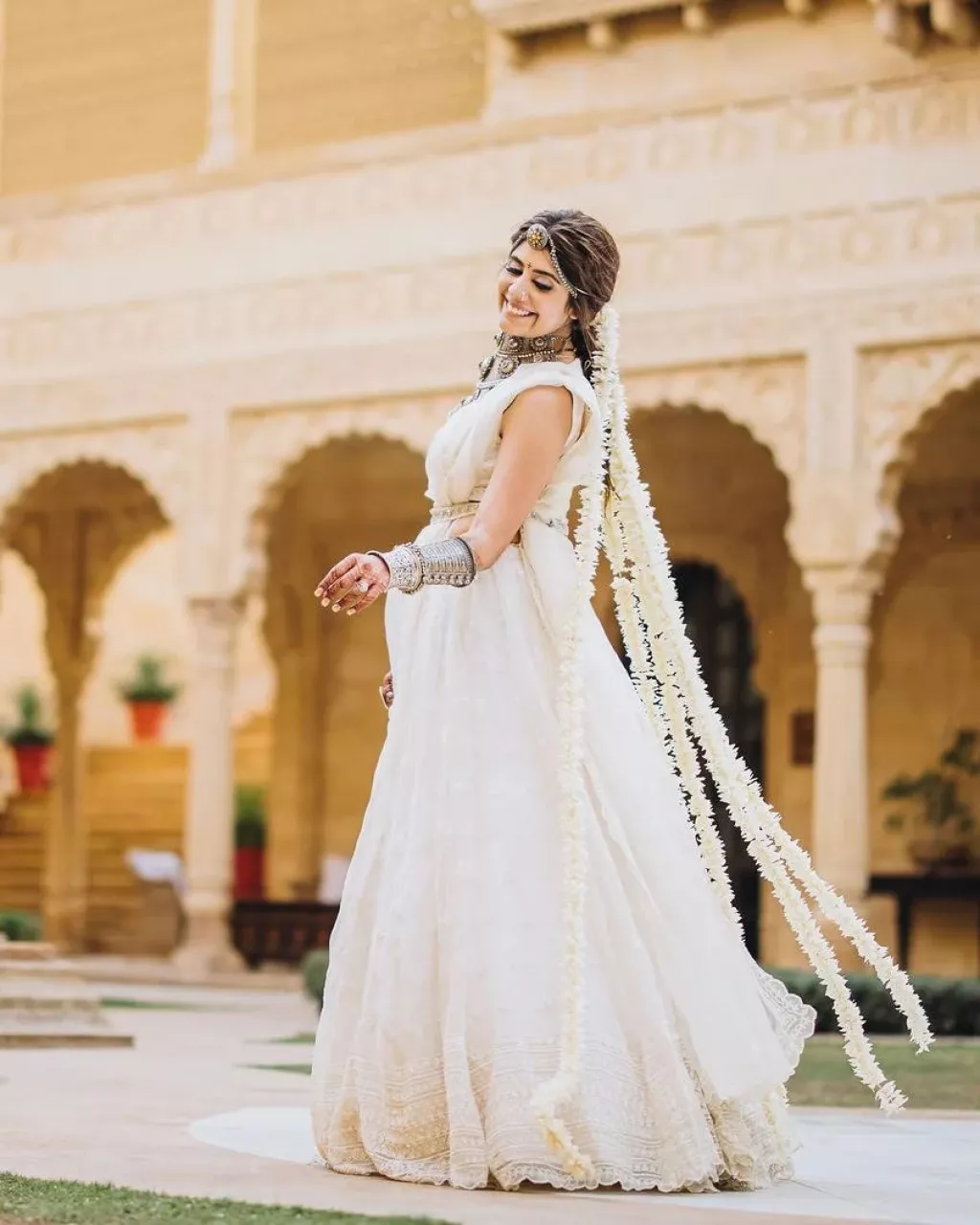 Malwari Bride Donned An All-White Lehenga With 82-Year-Old Silver ...