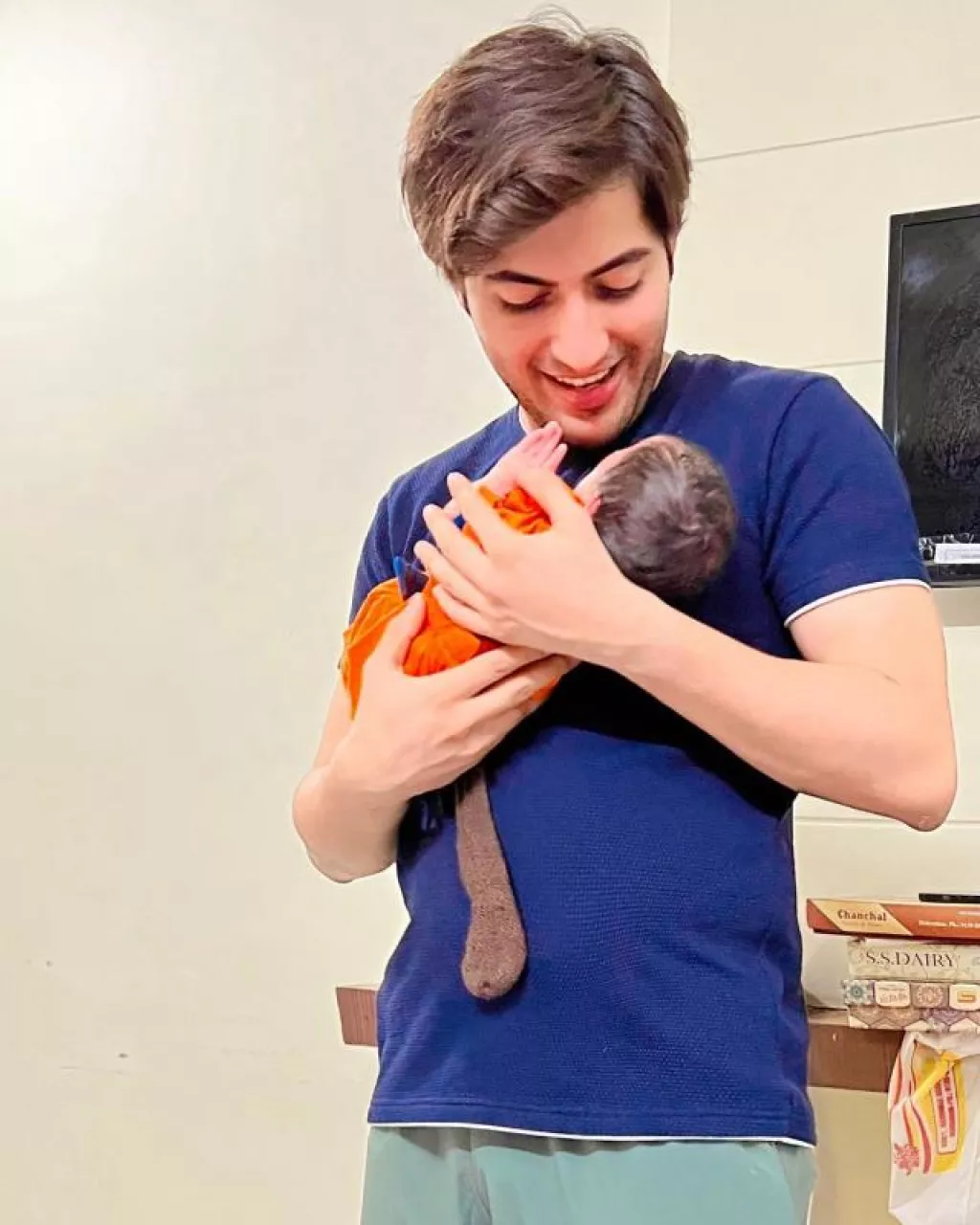 'Pandya Store' Fame, Akshay Kharodia's Wife, Divya Punetha Shares First ...