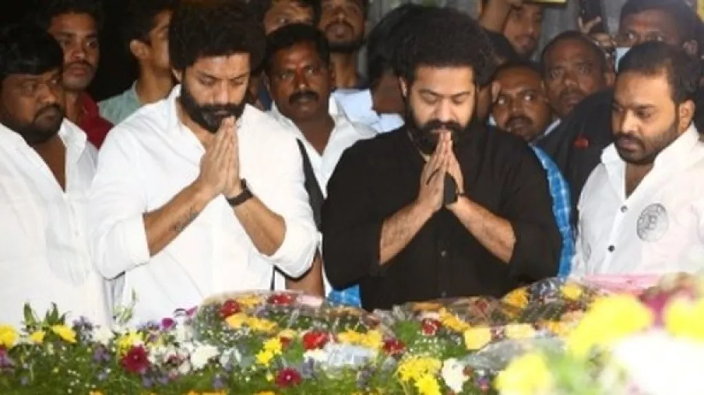 NT Rama Rao's 100th Birth Anniversary: His Grandson, Jr NTR Pays Floral ...