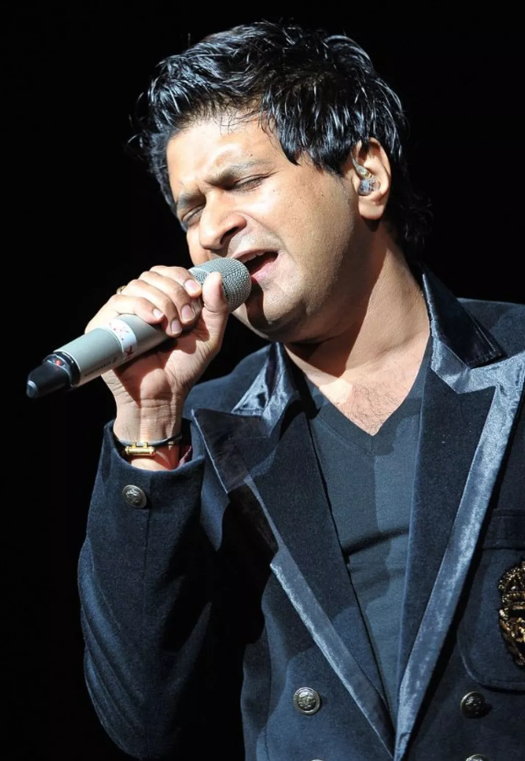 Unknown Facts About Singer KK: From Marrying His Childhood Crush To ...