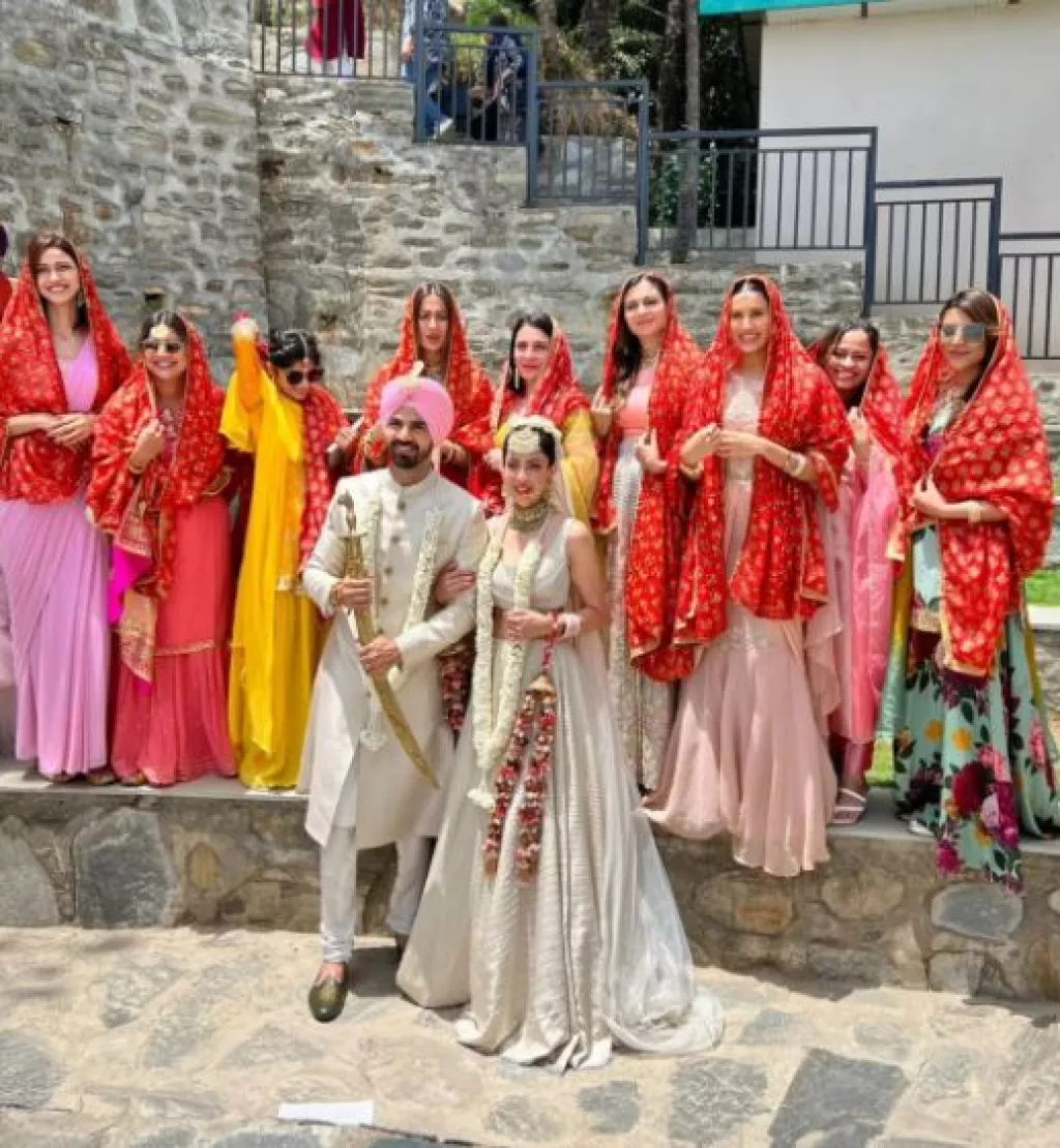 Karan V Grover Sweeps The Floor At His Wedding Reception, Poppy Jabbal ...