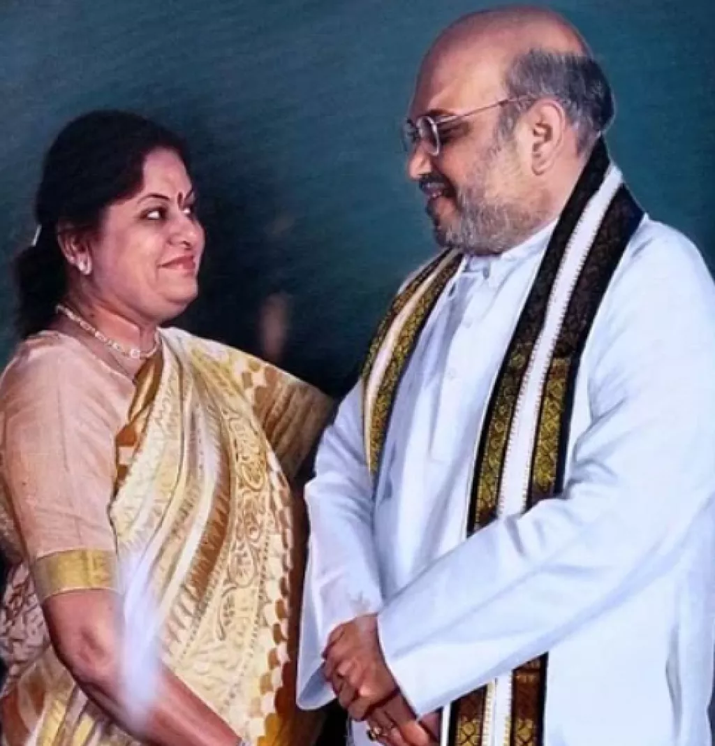 Amit Shah And His Wife Sonal Attend 'Samrat Prithviraj' Screening, Home ...
